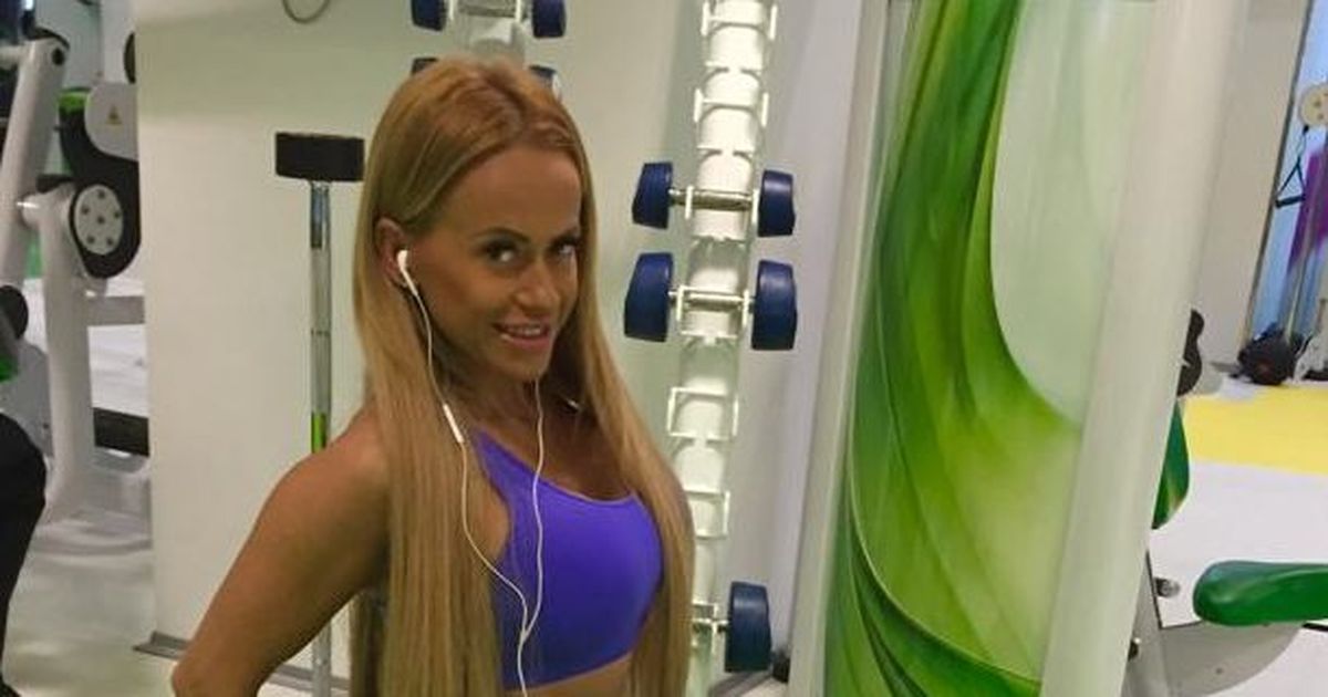 Doamne, cum arata Anda Adam! Cantareata a facut abuz de solar - WOWBiz