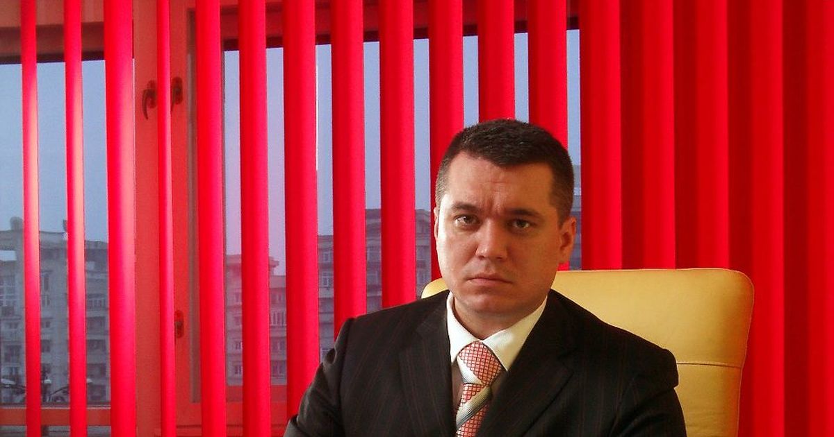 Cristian Sirbu este innebunit dupa fotografii. Cand nu isi face selfie ...