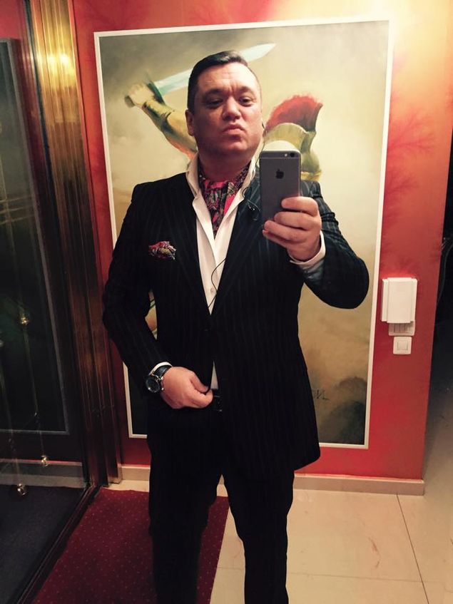 Cristian Sirbu este innebunit dupa fotografii. Cand nu isi face selfie ...