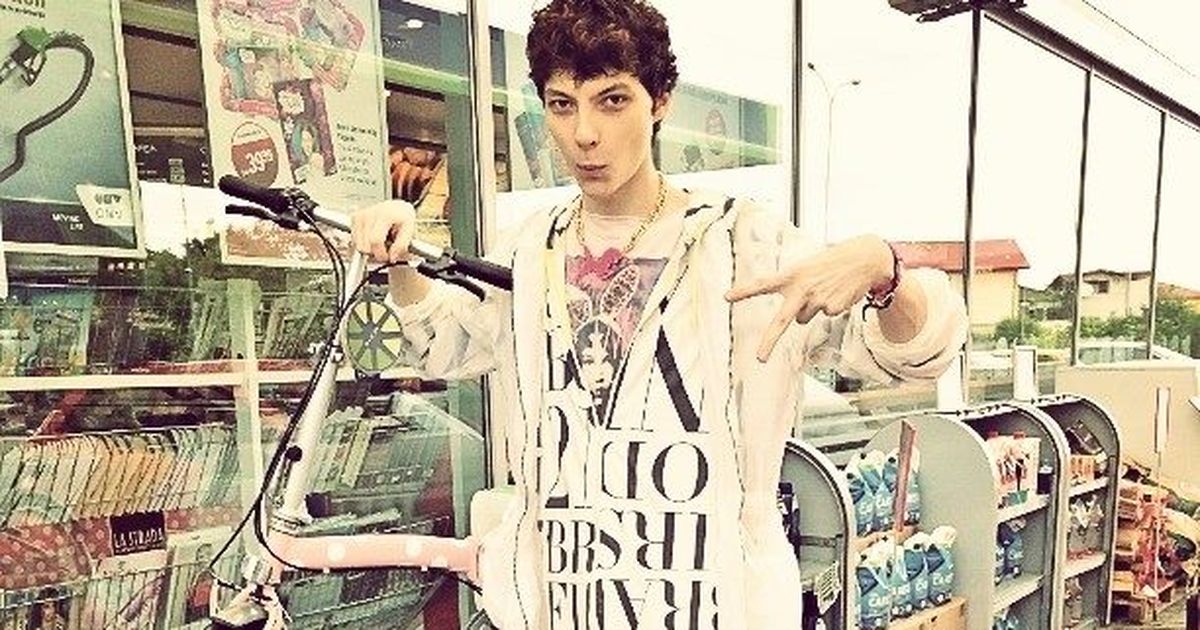 FOTO! Fiul vitreg al Gabrielei Firea este dependent de culoarea roz ...