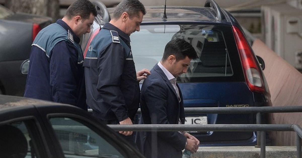 FOTO | Ce se mai distra Alin Cocos pe lacul Snagov! Baiatul de bani ...