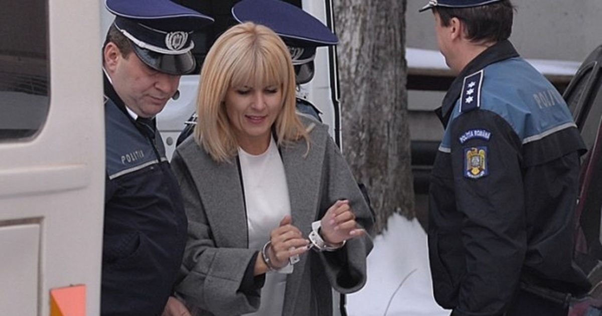Sfaturile Ioanei Maria Vlas pentru Elena Udrea! "Daca le cumpara tigari ...