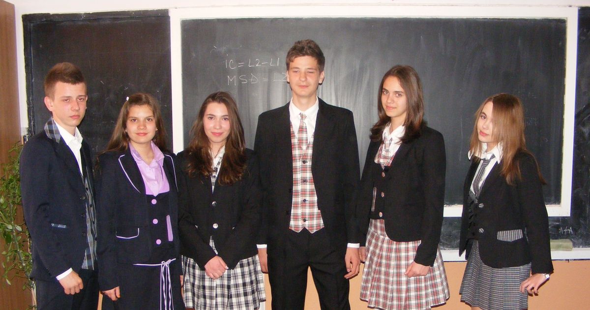 Uniformele scolare au devenit obligatorii pentru toti elevii - WOWBiz