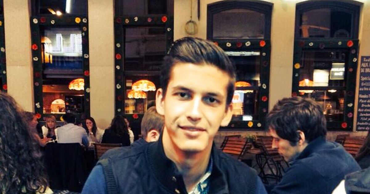 FOTO | Baiatul lui Adrian Nastase bea bere ca vikingii - WOWBiz