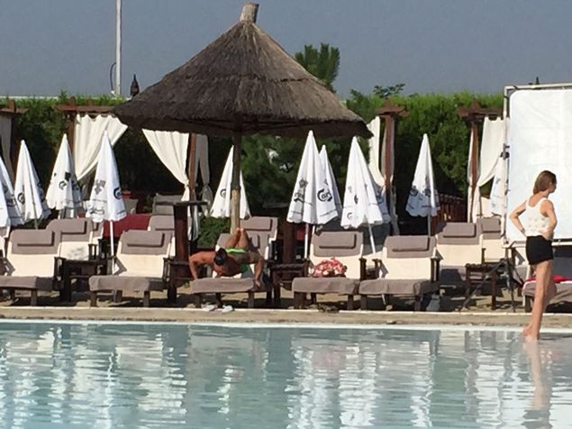 VIDEO EXCLUSIV | Imagini-bomba cu Pepe inconjurat de bunaciuni la ...