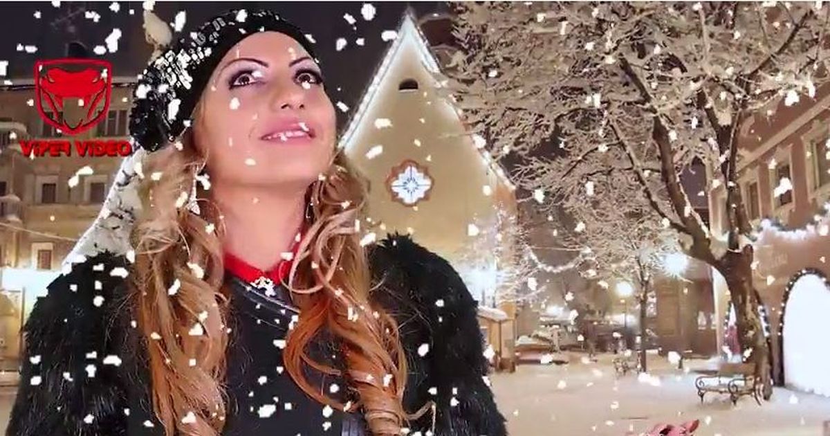 VIDEO Nicoleta Guta a furat startul si a inregistrat deja primul colind ...