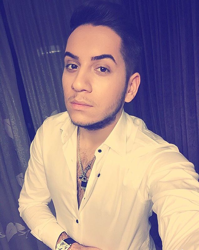 Fulgy s-a combinat cu o super dansatoare la bara! Bruneta este foarte ...