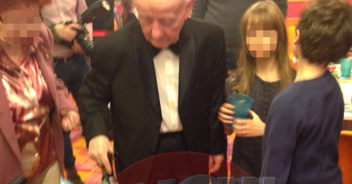 FOTO EXCLUSIV | Ion Columbeanu, bunicul Irinucai, sanatos-tun la ziua ...