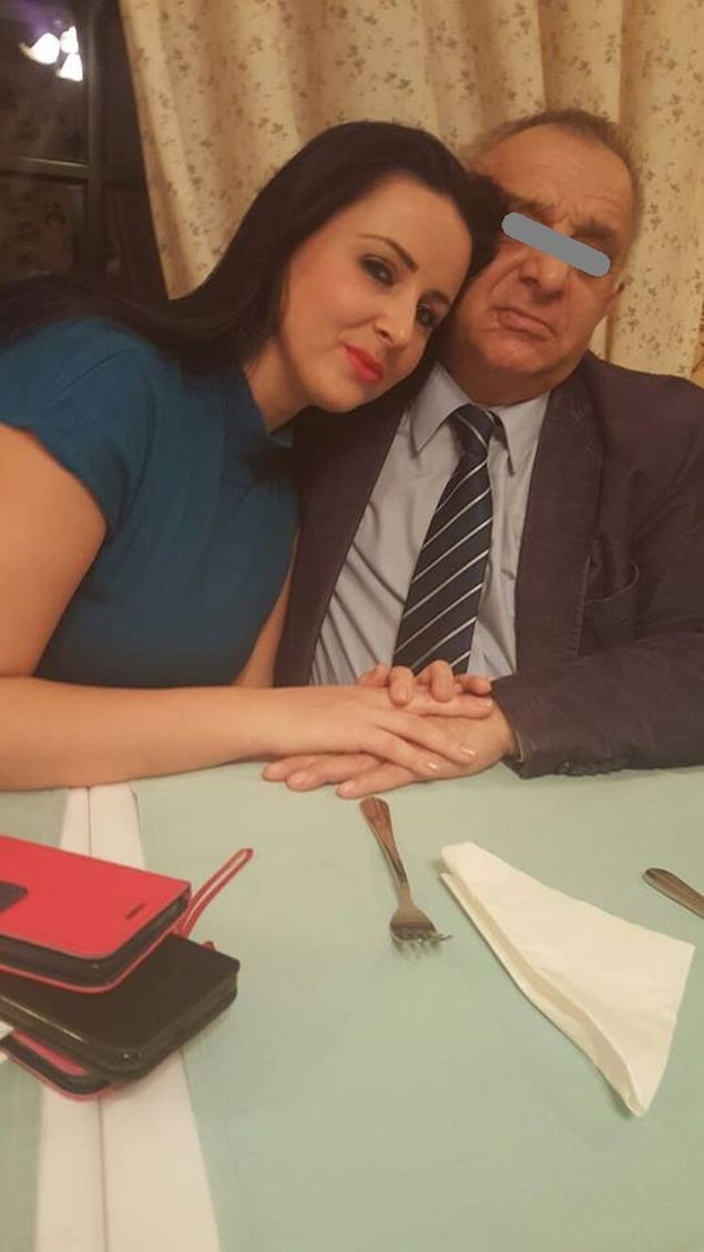 FOTO Magda Ciumac si fiul ei, Sasha, i-au facut galerie lui Tolea! - WOWBiz