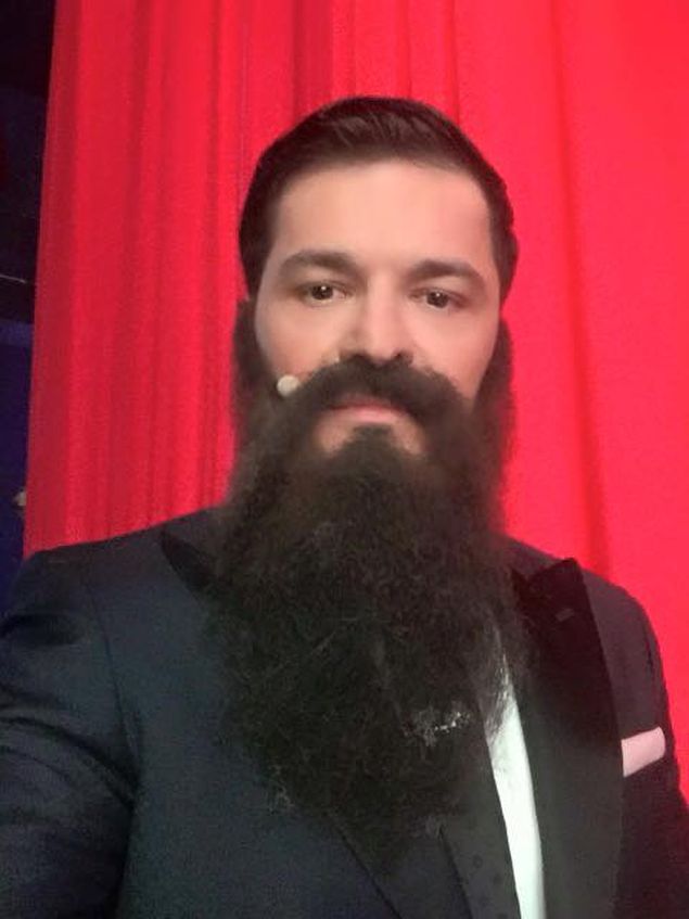 Zici ca-i calugar! Liviu Varciu si-a tras o barba de preot - WOWBiz