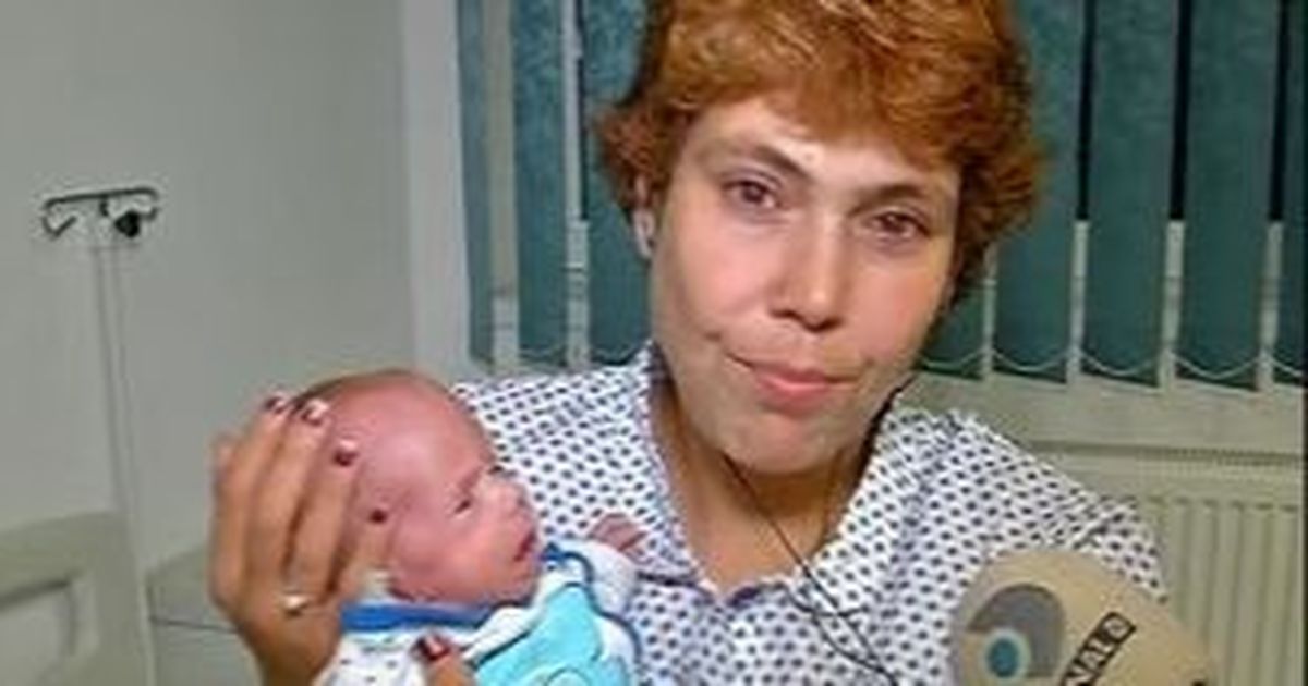 EXCLUSIV | Tufarii isi boteaza, in sfarsit, fiul! Au gasit nasa pentru ...