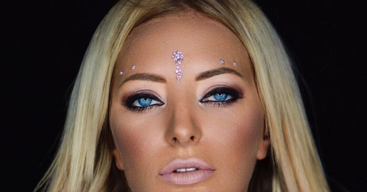 Asta este singura fotografie cu Delia in sanii goi! Internautii au ...