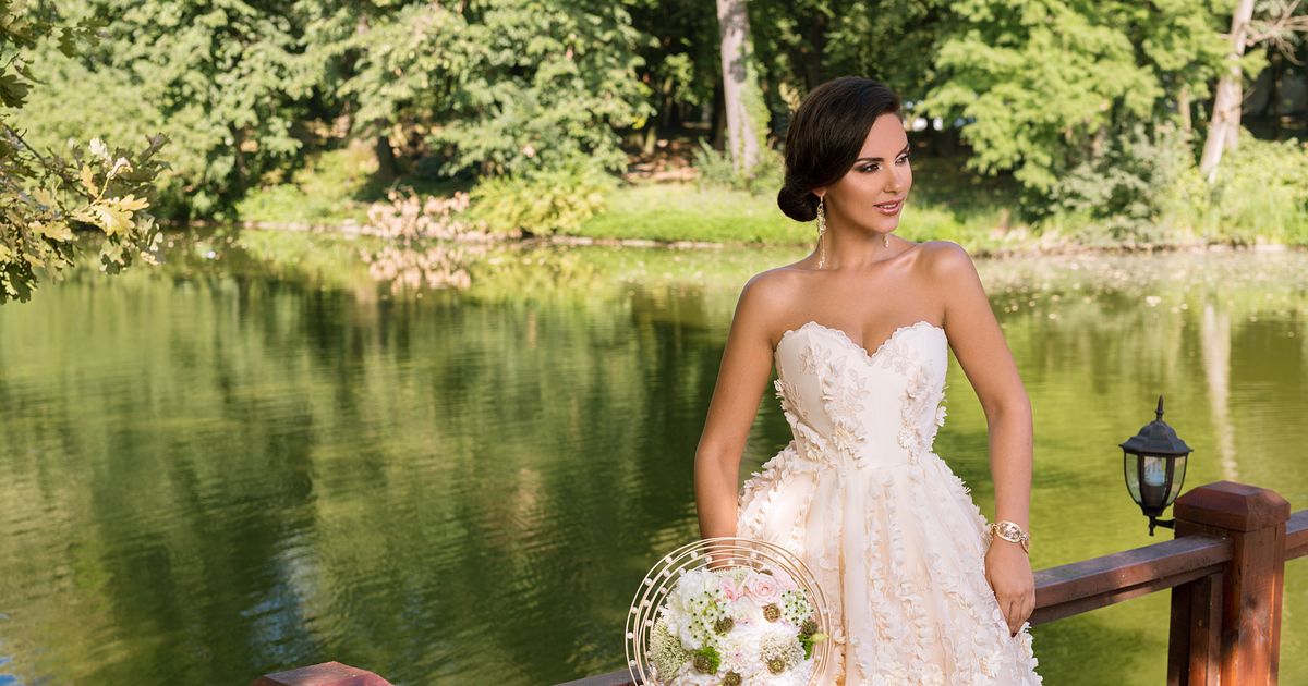 FOTO! Lavinia Parva, in rochie de mireasa! Toata lumea astepta sa o ...