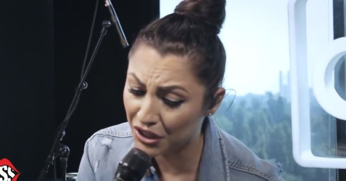 Andra canta DEMENTIAL live "Acele - Carla's Dreams"! Doamne, ce voce ...