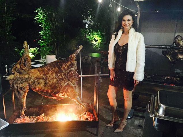 Ramona Badescu a poftit la vitel la protap! - WOWBiz