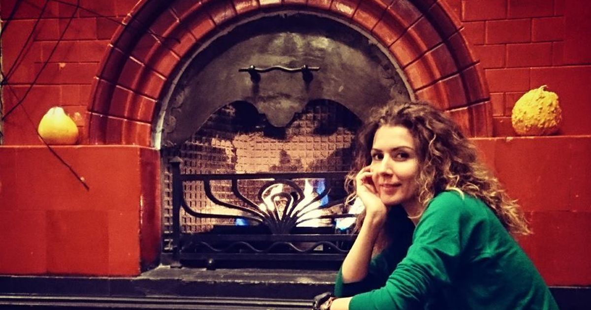 Ce romantic! Unde a petrecut Carmen Bruma de Halloween. Unde s-a dus cu ...