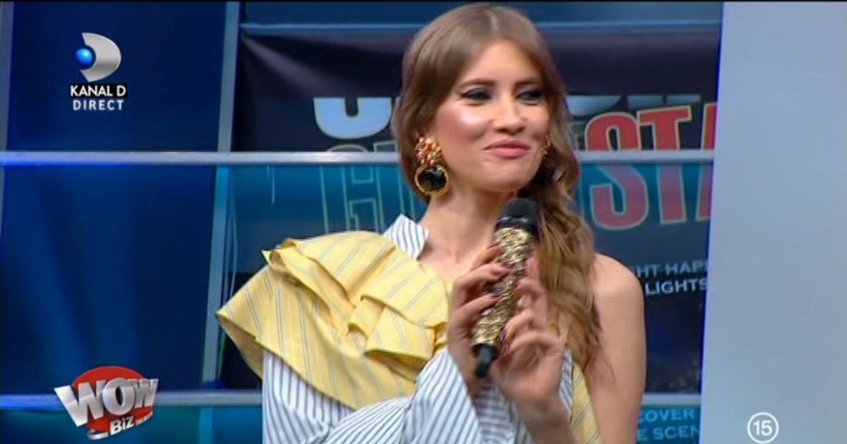 A vrut să fie sexy şi a ales o rochie cu un decolteu ameţitor, dar a ...