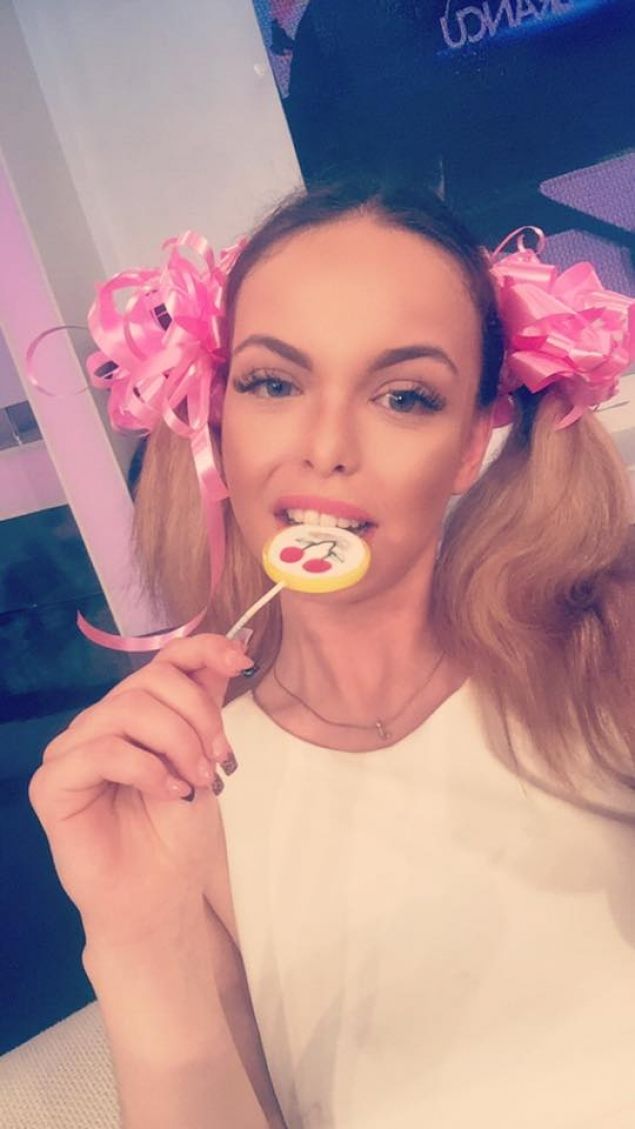 Barbie de Romania, sarbatori de fite in strainatate! Vezi unde vrea sa ...