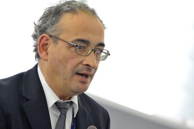 Europarlamentarul Traian Radu Ungureanu castiga peste 13000 de euro pe luna! Cunoscutul ...