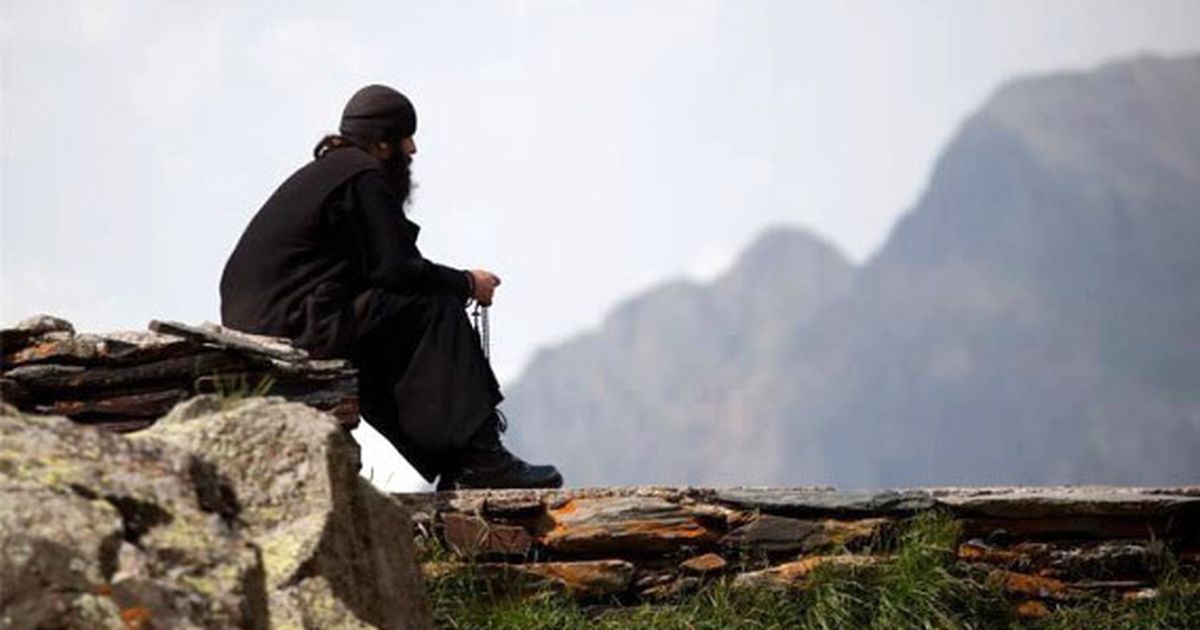 Fostul fotbalist Ediard Bandi este calugar la Muntele Athos - WOWBiz