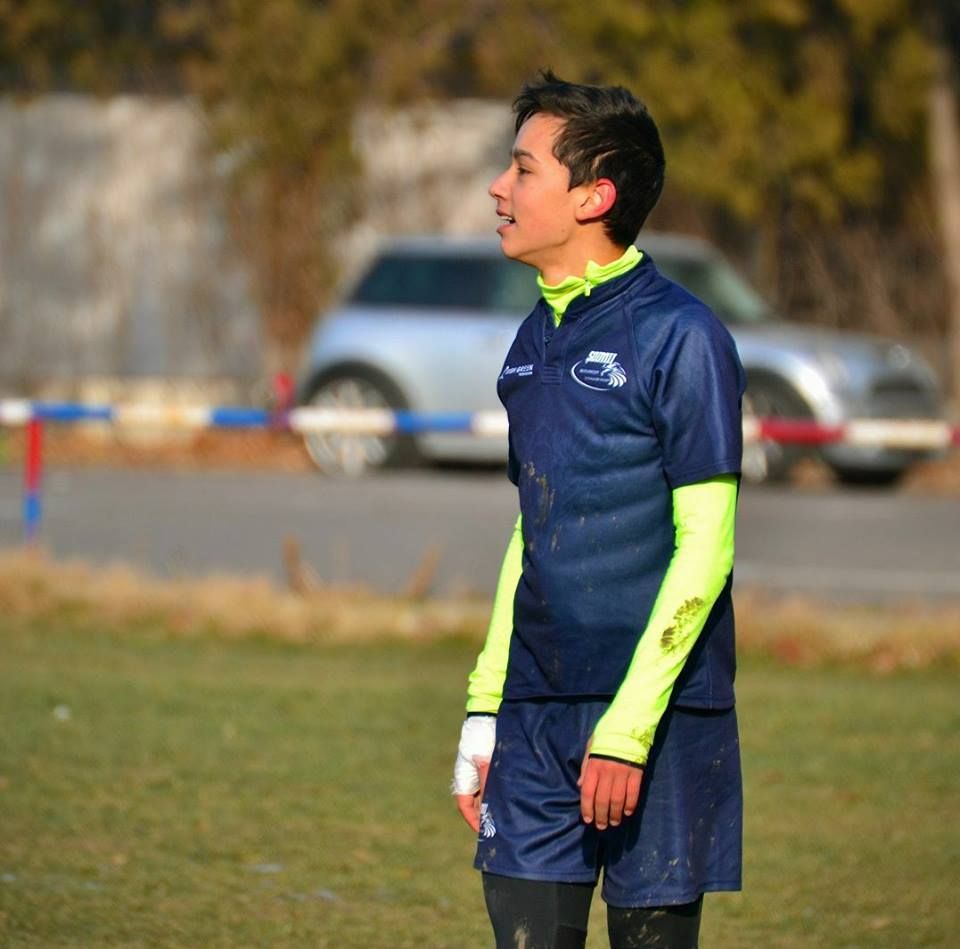 Andrei Ponta s-a apucat de rugby si a inceput sa aiba succes la fete ...