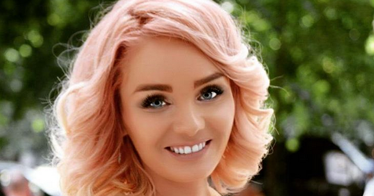 Maria Constantin, o nouă schimbare de look! Ce şi-a făcut după ce şi-a ...