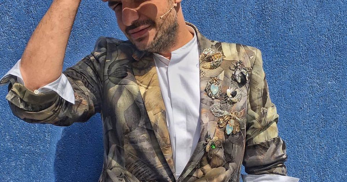 Razvan Ciobanu poarta masti dupa modelul Iulia Albu - WOWBiz