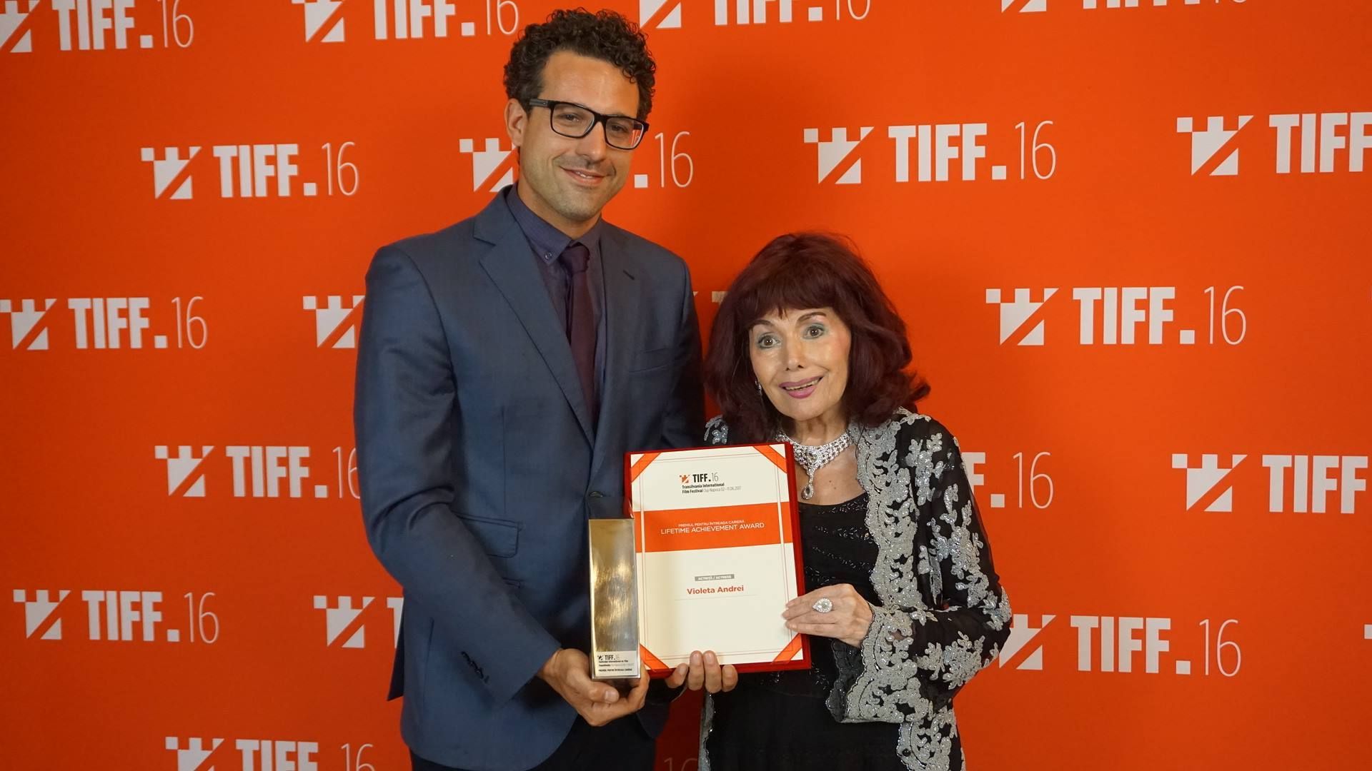 A fost cea mai frumoasa actrita din perioada lui Ceausescu! Incredibil ...