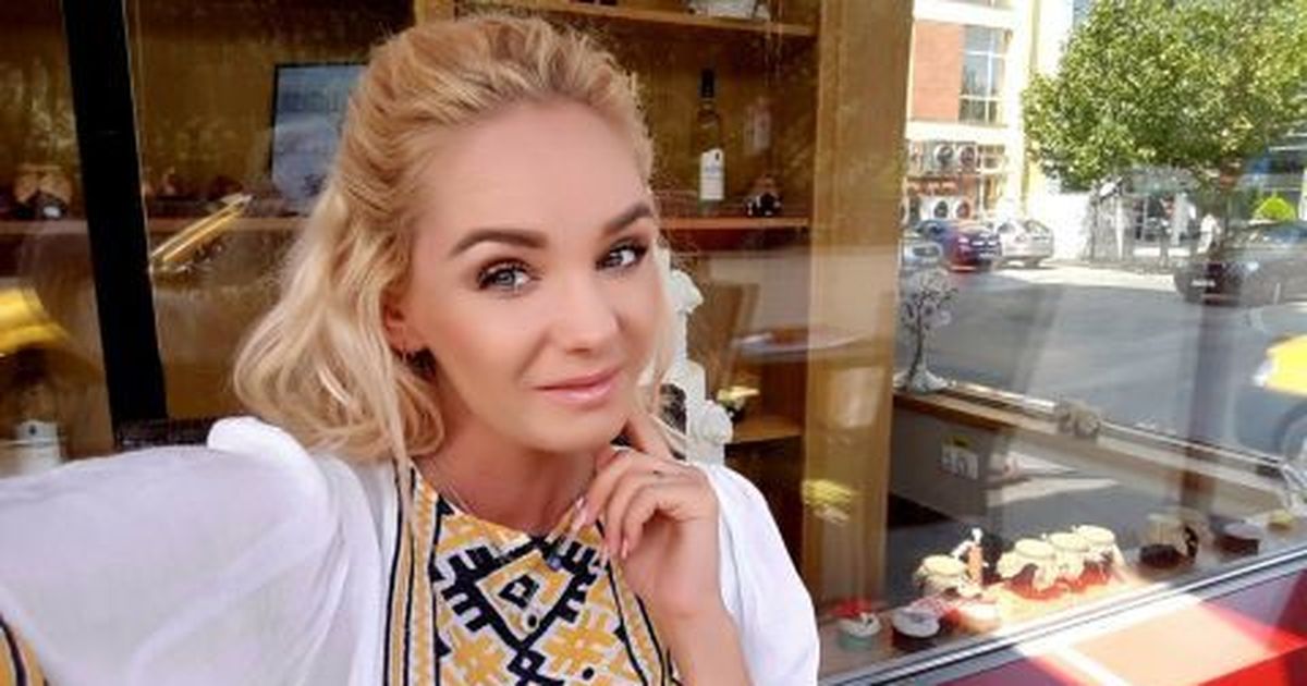 Maria Constantin, in ipostaze intime cu un prezentator de la noi ...