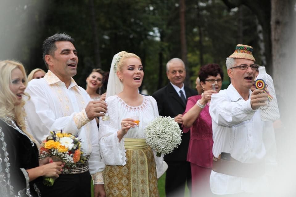 Blestemul nuntilor in aer liber face noi victime. Marcel Toader si ...