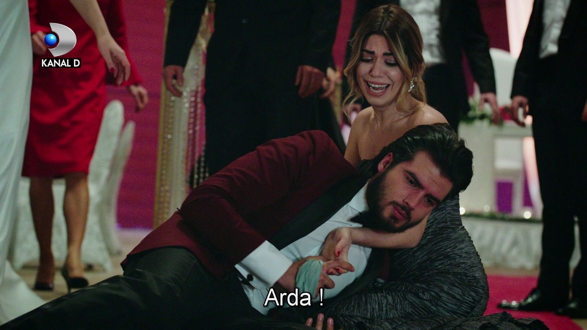 Arda este injunghiat in "Bahar: Viata furata" - WOWBiz