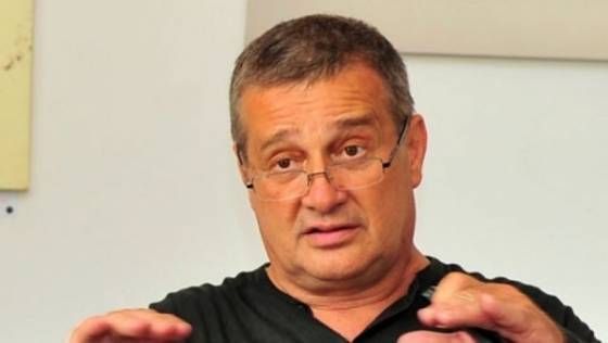 Andrei Dinescu, fiul scriitorului Mircea Dinescu, are o formatie de ...
