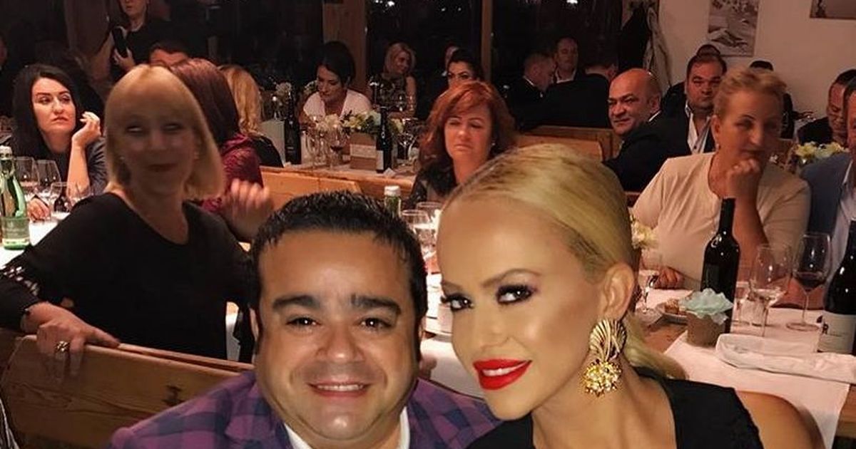 Cum s-au fotografiat Adi Minune si Anda Adam? Razi pana maine cand vezi ...