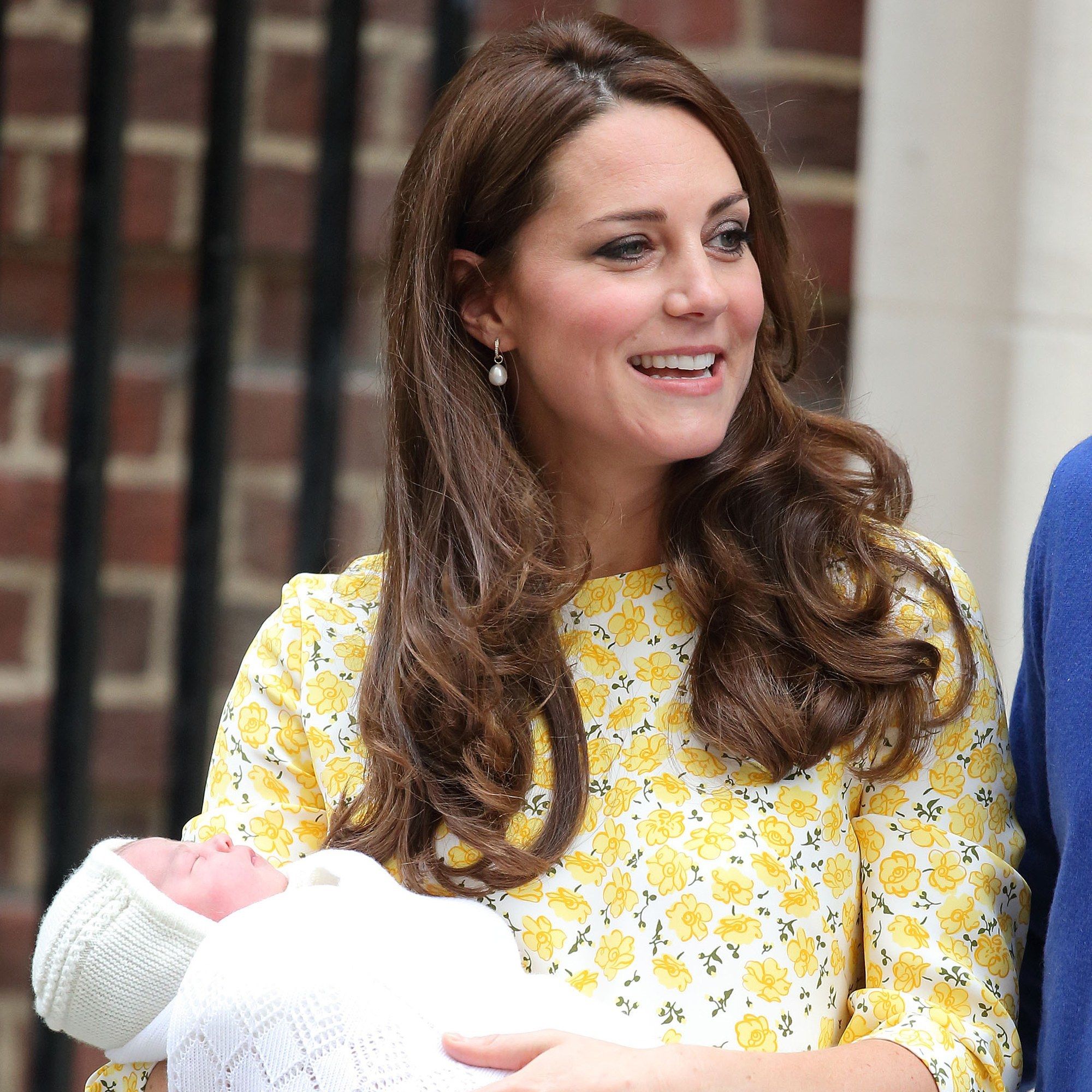 Kate Middleton, primele imagini cu burtica de gravida! Cum a aparut la ...