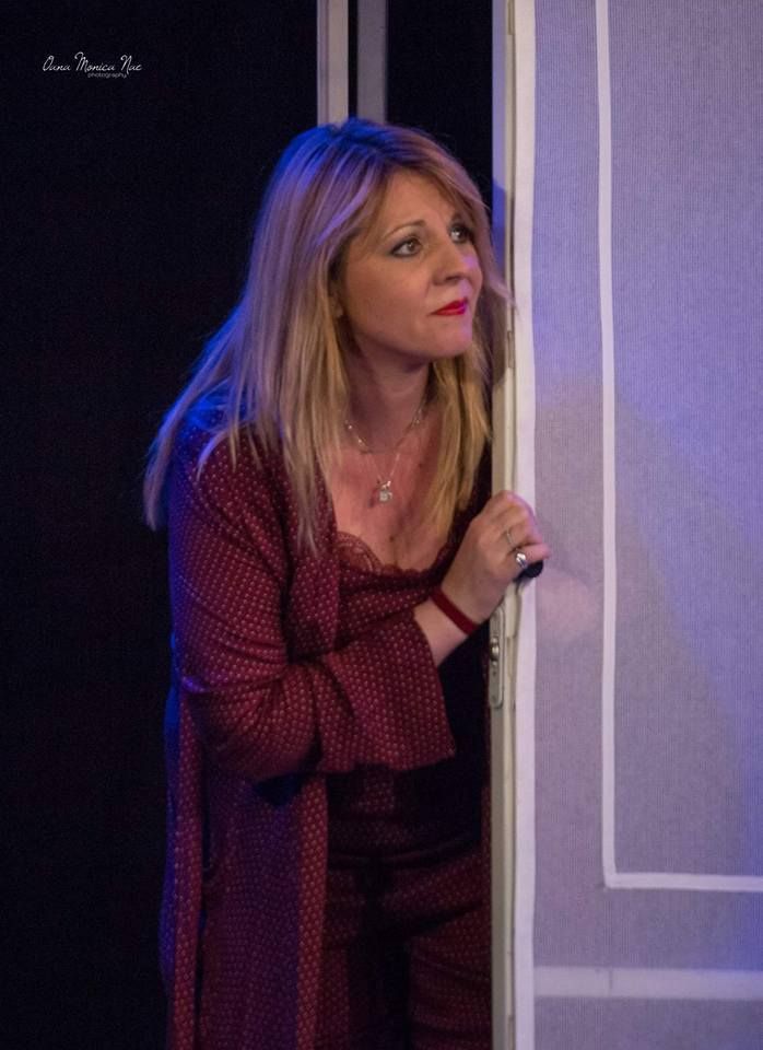 Actrita Natalie Ester este dezastru in bucatarie! Fotografiile esecurilor ei culinare starnesc ...