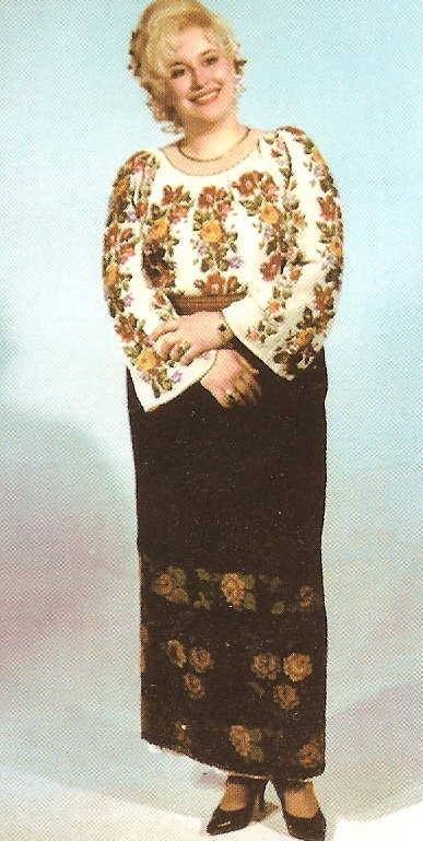 Asa arata fata marii cantarete de muzica populara Maria Cornescu ...