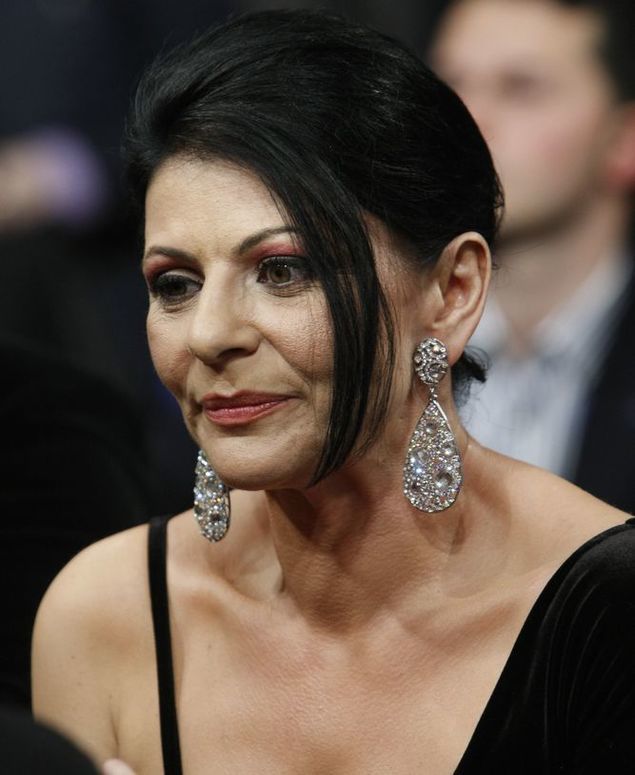 Elena Carstea, bagata in sedinta de seful ei din America! - WOWBiz