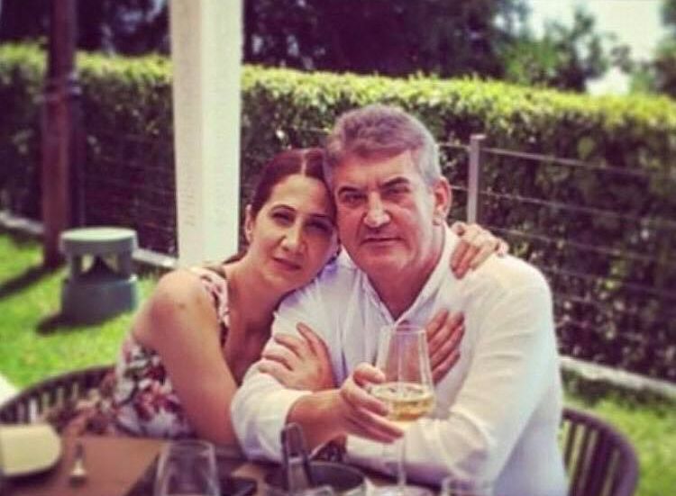 Ce familie frumoasa are fostul ministru Gabriel Oprea! Sotia ...