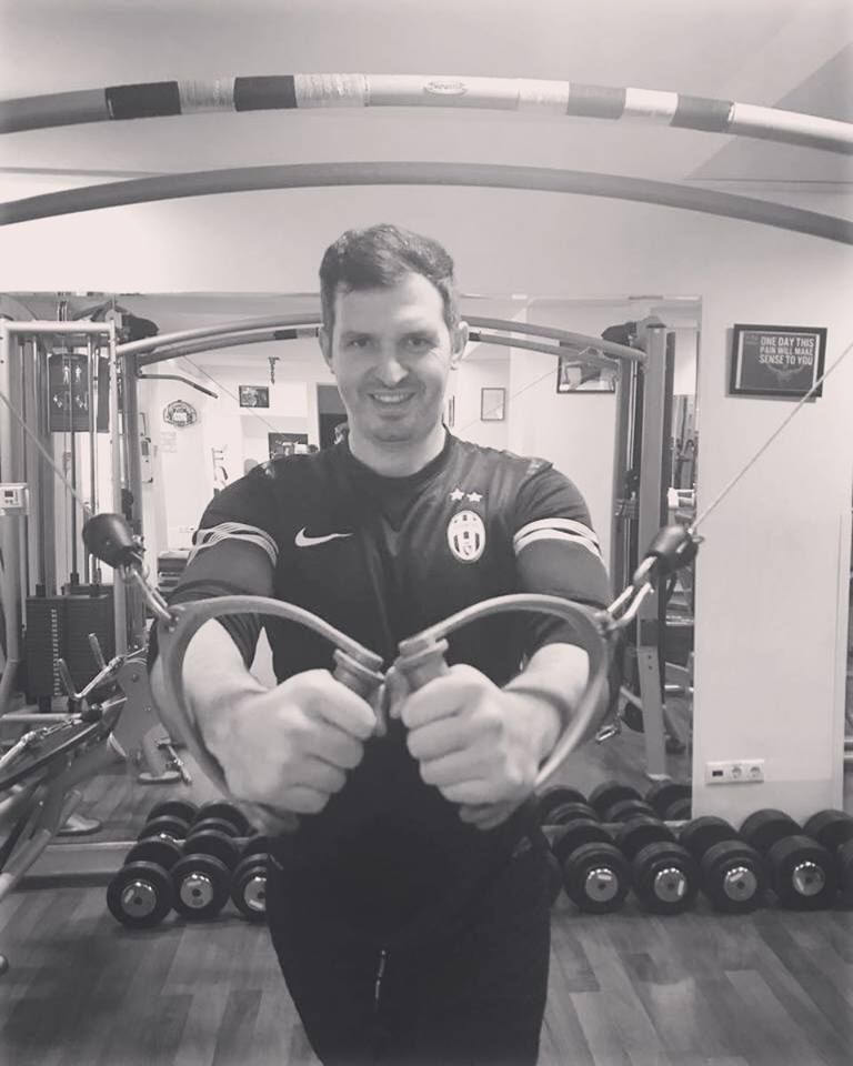 Alin Pascal s-a tinut de sotii la "Test de vedeta"- A furat un brad ...