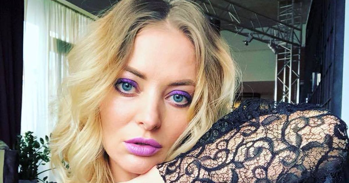 Delia, criticata de un fan: "Se vede ca esti batrana" Ce replica ...