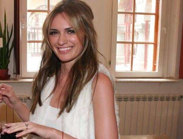 Maria Marinescu a născut în mare secret! Primele declaraţii făcute de ...