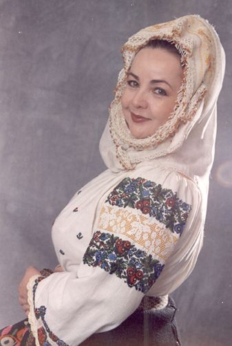 Floarea Calota a fost pictata in biserica in chip de Maica Domnului ...