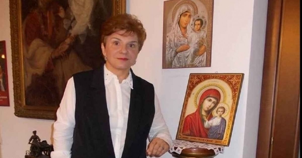 Ionela Prodan a fost decorata de doua ori de Ion Iliescu,la Cotroceni ...