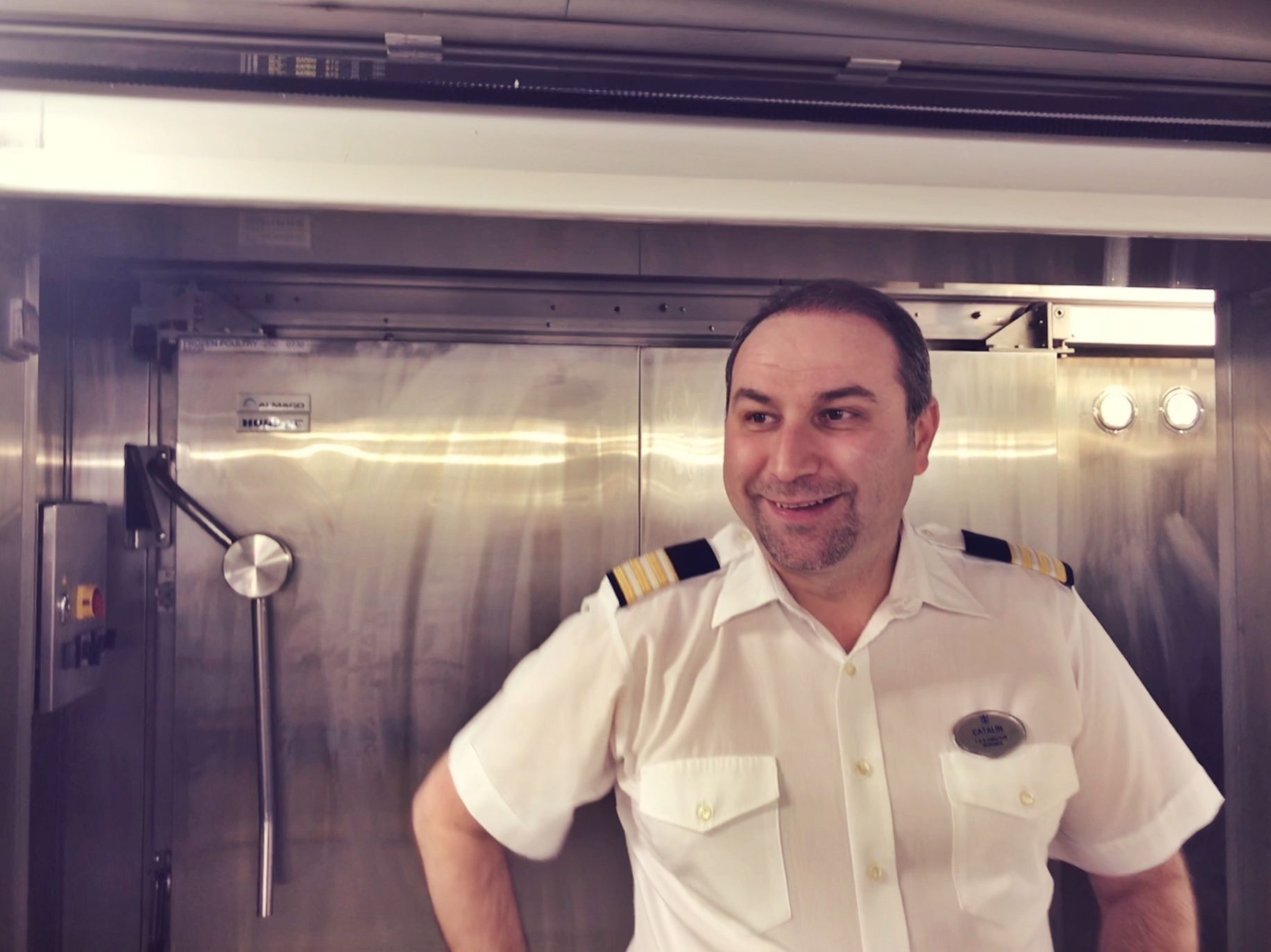 Catalin Buta este sef pe cel mai mare vas de croaziera din lume. - WOWBiz