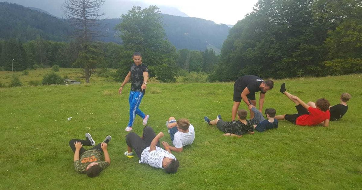 Antrenorul vedetelor, Alex Florescu, ajuta copiii grasi sa slabeasca ...