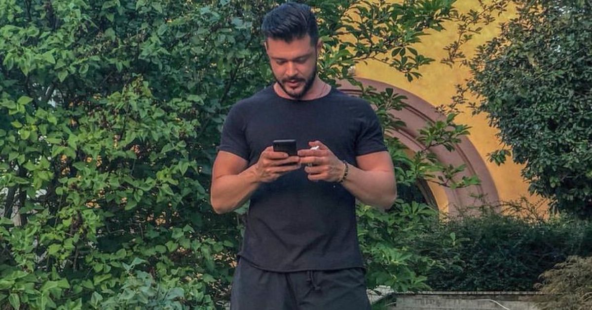 Victor Slav, dat de gol! Cu cine isi da mesaje toata ziua - WOWBiz