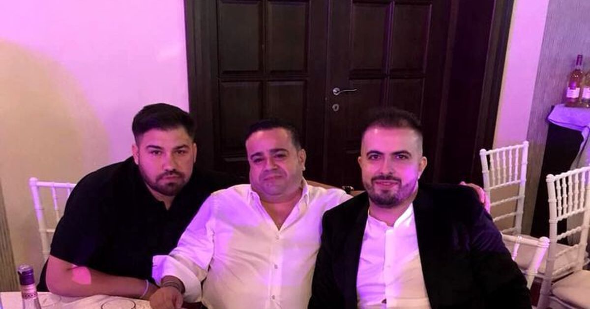 Un celebru manelist, atacat la un botez! "Nu veni să scoţi briceagul la ...