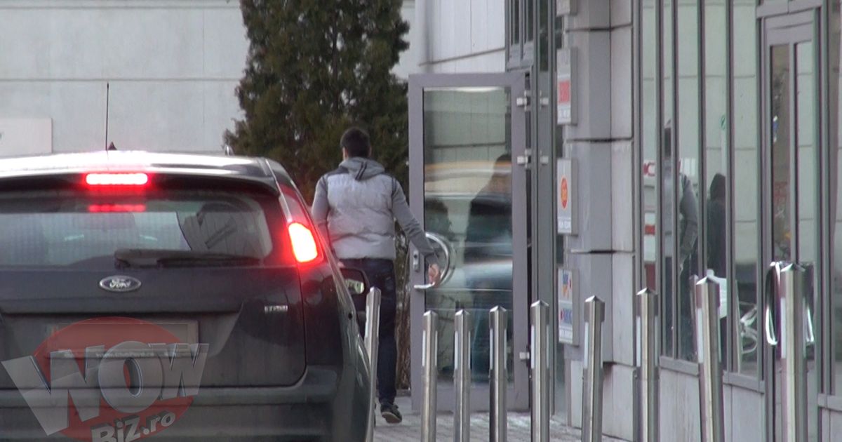 Piturca jr. calca pe urmele lui tac’su! Joaca non-stop la cazino! - WOWBiz