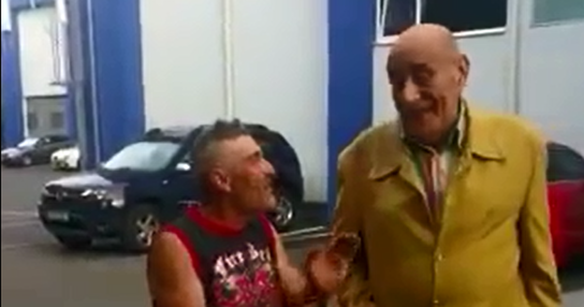 VIDEO EXCLUSIV! Un om al strazii l-a luat la misto pe Viorel Lis in ...