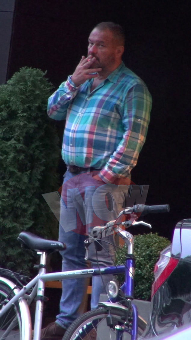 VIDEO Marek Valcu a iesit cu o tanara la masa! Viciul sau l-a scos ...